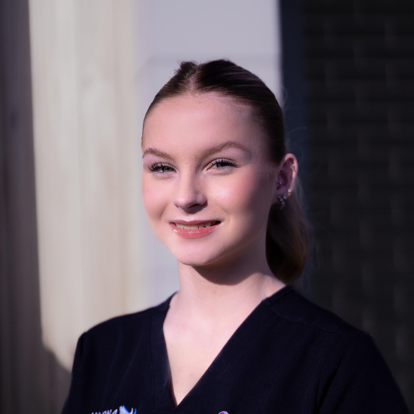 Ella, Dental Assistant